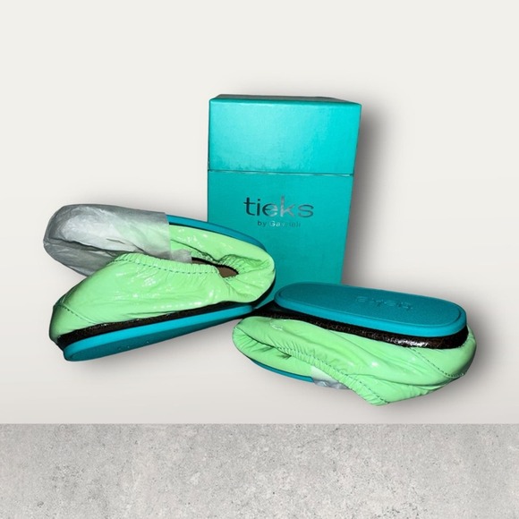 Tieks | Shoes | New With Box Tieks In Color Mint Patent Green Sz 8 ...